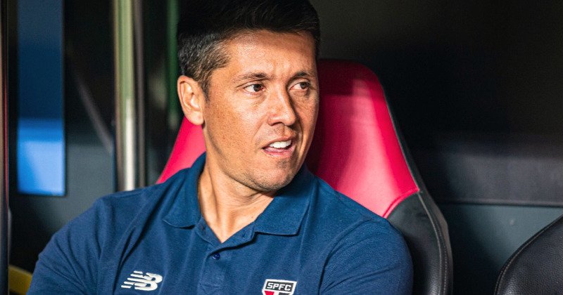 Pressionado no cargo, Carpini revela conversa com líderes do elenco do ...